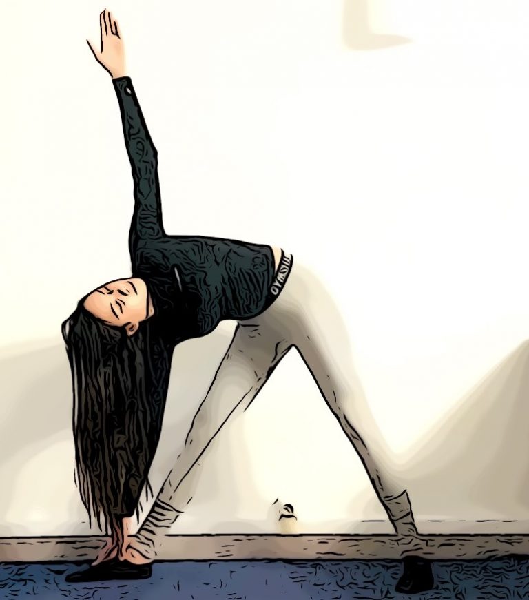 Posture du triangle ou Trikonasana : apprenez-la facilement