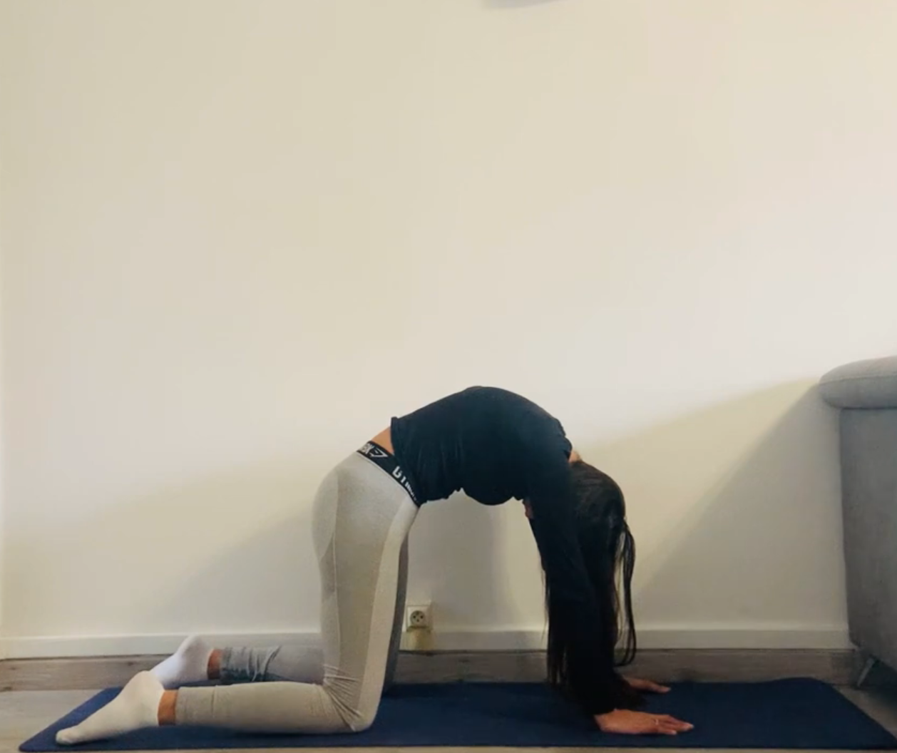 La posture du chat-vache ou Marjarasana Mukha, soulagez votre dos