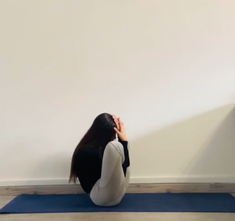 La posture du fœtus ou Garbhasana, progressez rapidement
