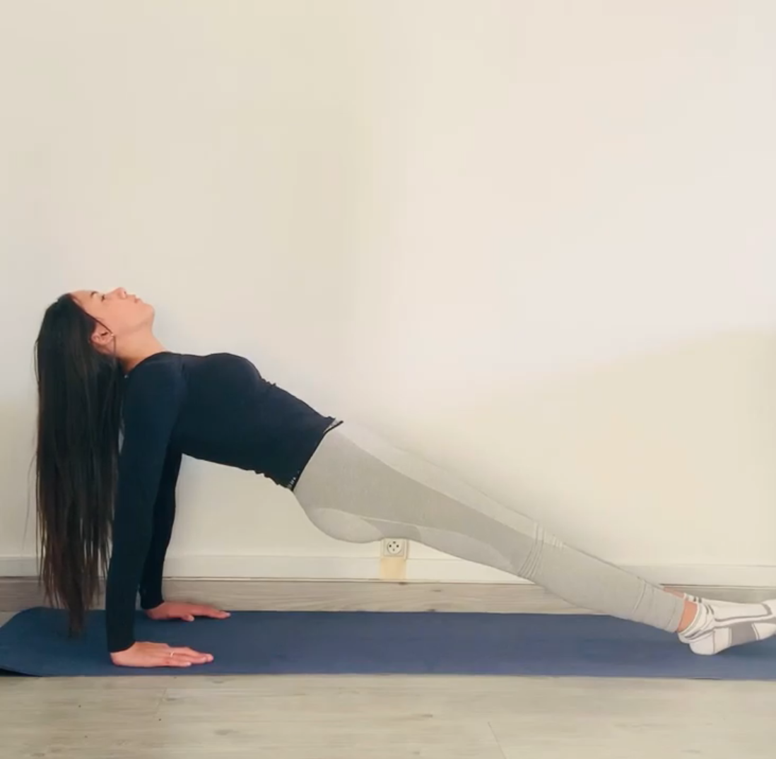 Yoga pour débutant avec une séance complète réalisée par un professeur