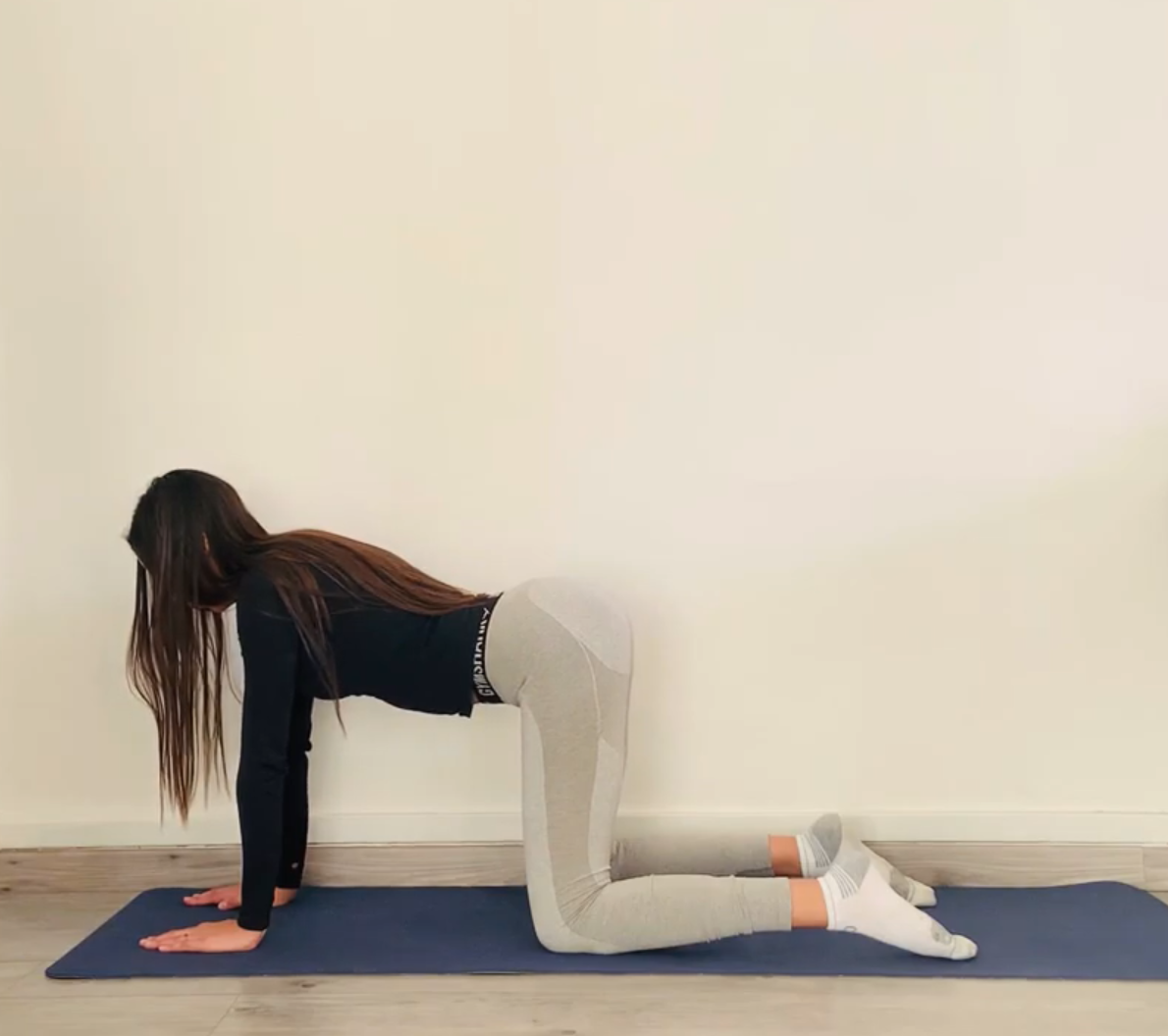 Kumbhakasana-dandasana : votre posture de yoga en 2 étapes