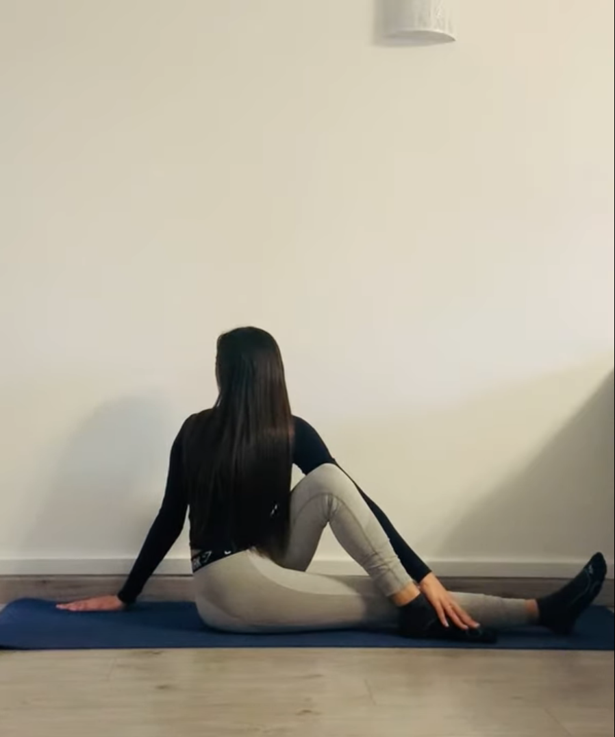 La torsion ou Vakrasana, pratiquez cette posture facilement