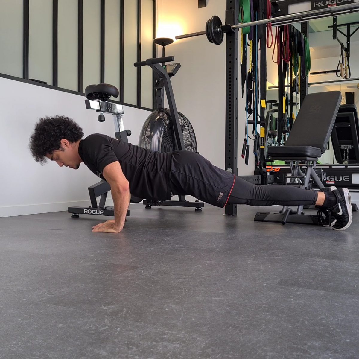 Les pompes diamant pour muscler pectoraux et triceps