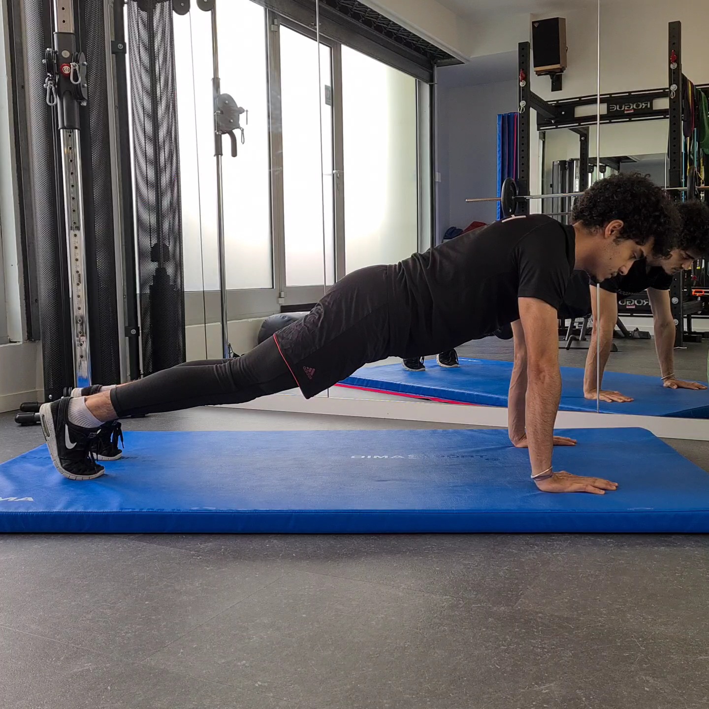 Gainage sur les mains, le premier niveau pour renforcer ses abdominaux