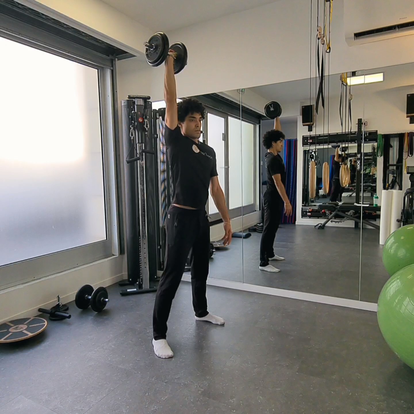 Kettlebell Windmill : l'execice de stabilité avec un coach sportif