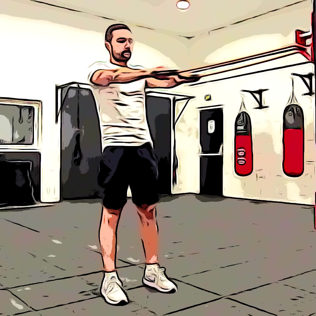 Face pull avec élastique détaillé par un personal trainer