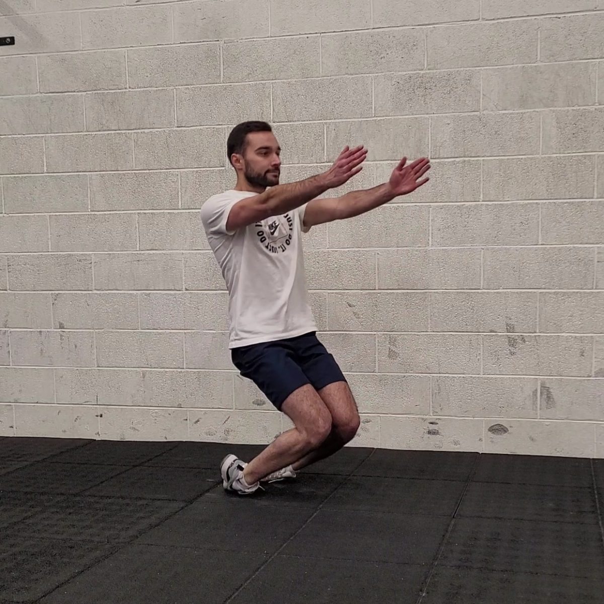 Kneeling jump squat, exercice explosif par un coach privé